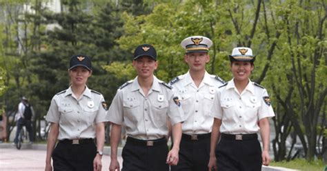 바뀐 경찰 제복에 스텔스 기능이 있다