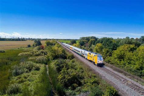 Your Guide To Quebec To Montreal Train Travel The Cross Train