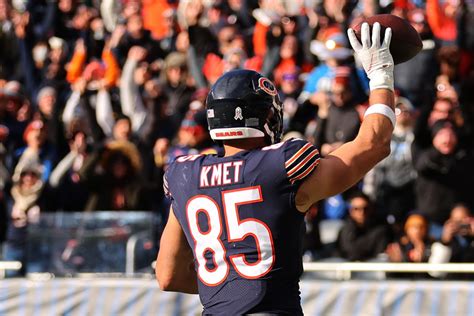 Details Of Bears Te Cole Kmets Contract Extension