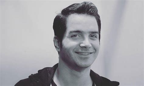 بیوگرافی محسن یگانه خواننده با جدیدترین آهنگ ها و عکس تاینی نیوز