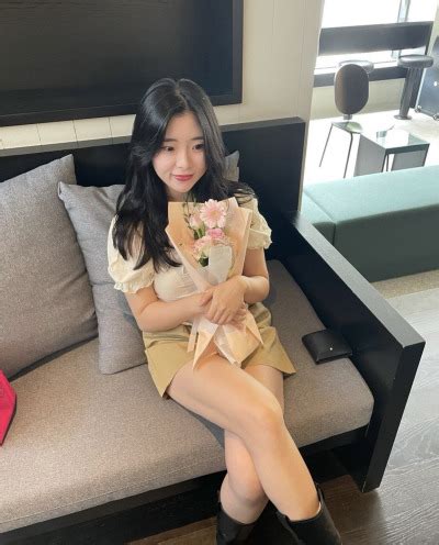 하 시발년 허벅지에 ㅈㅈ껴서 존나 흔들고싶다 허벅지 Tumbex