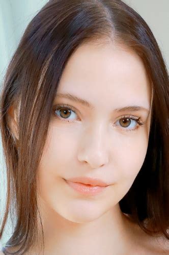 Monika Akai Model Profile