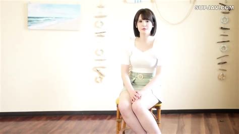 Watch Ema Chan Who Learned The Licking Technique In The Previous Work Has Too Much Service And