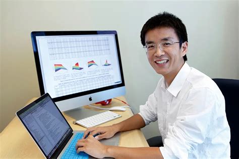 dr lingming zhang wins two acm sigsoft distinguished paper awards at a