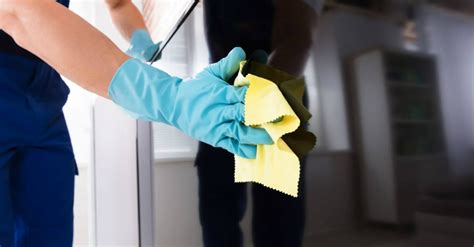 Como Limpar Tela De TV Formas Simples E Seguras