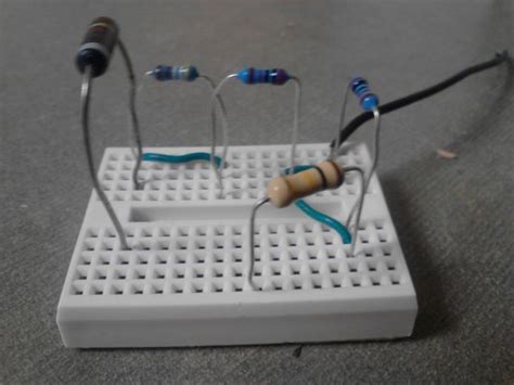 breadboard and its types arduino tutorial chippiko