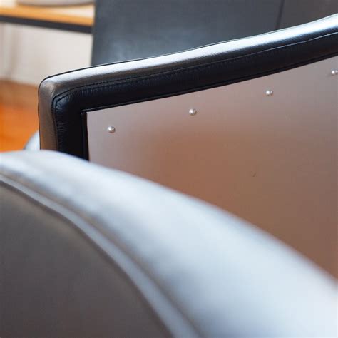 Verticale Mini Floating Bookshelf By Aero Designs — Kiosk