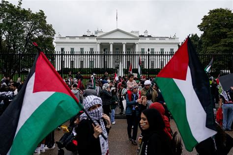 Tens Of Thousands Rally Around The World In Solidarity With Palestine