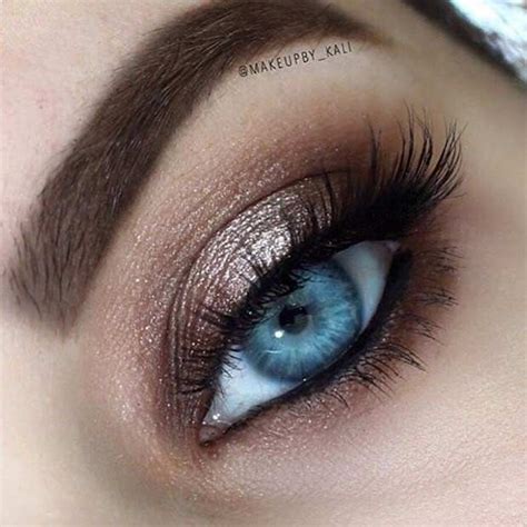 31 Eye Makeup Ideas For Blue Eyes Stayglam Simple Eye Makeup Blue