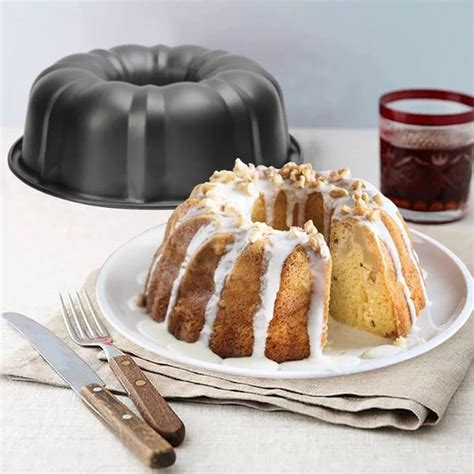 Nonstick Fluted Cake Pan