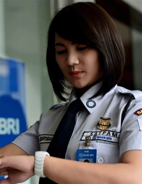 Perkenalkan Irma Satpam Cantik Asal Bandung