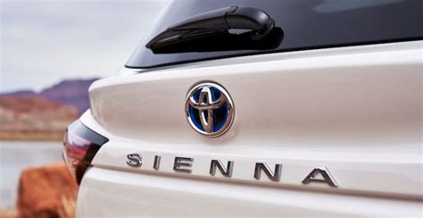 Toyota Hybrid Is The Future Starting With The Sienna And Venza A Girls Guide To Cars