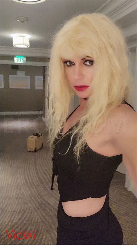 Tv Ts Vickki Model 13212492916 Located In Florida Tampa