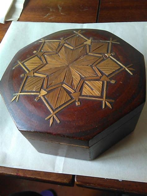 Деревяна шкатулка різьблена — ціна 115 грн у каталозі Скриньки Купити товари для дому та побуту