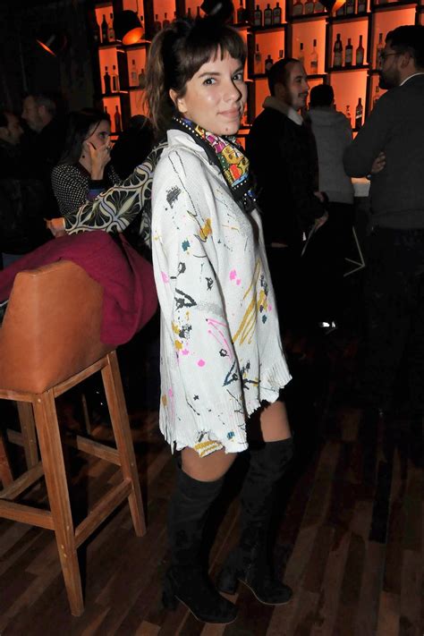 Los Looks De Los Famosos En La Presentación De La Serie Rizhoma Hotel