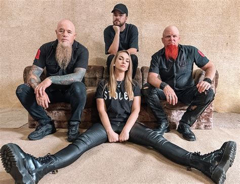 New Zealand Heavy Rock Titans Devilskin Unleash Riveting Cover Of Heart