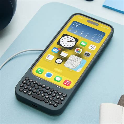 Iphone Qwerty Clicks Brings A Physical Keyboard To Your Iphone