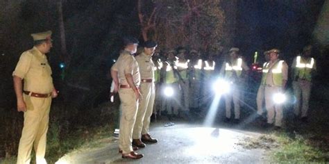 योगी के गोरखपुर में अपराधी बेलगाम एक ही परिवार के तीन लोगों की गला रेतकर हत्या जानिए पुलिस ने