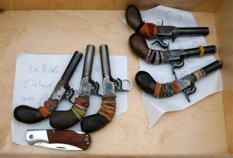 Schießerei In Düsseldorf Täter Trug Sechs Geladene Pistolen Mit Sich