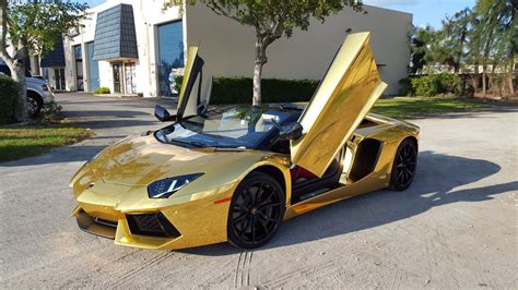 Gold Lamborghini Veneno