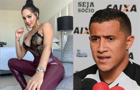 Futbolista Difunde Fotos Sexuales Con Su Ex Novia Y As Respondi Ella Fotos
