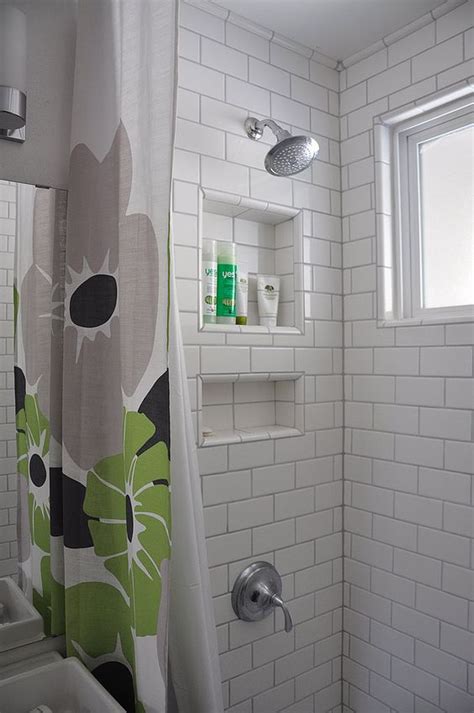 รวม 44 ไอเดีย บิวท์อินชั้นวางของในห้องน้ำ จัดระเบียบด้วยดีไซน์สุดเก๋