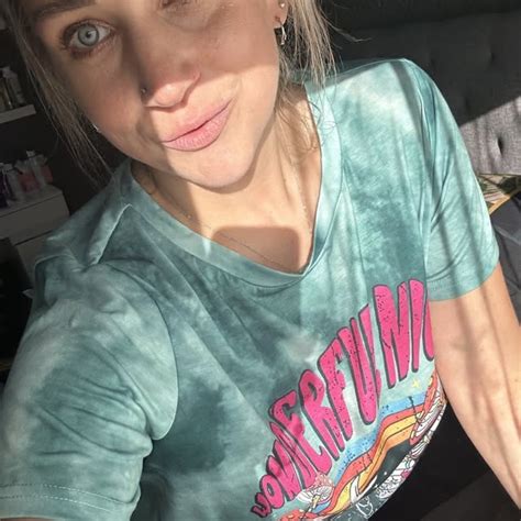 Olivia Oliviaissassy • Threads Say More