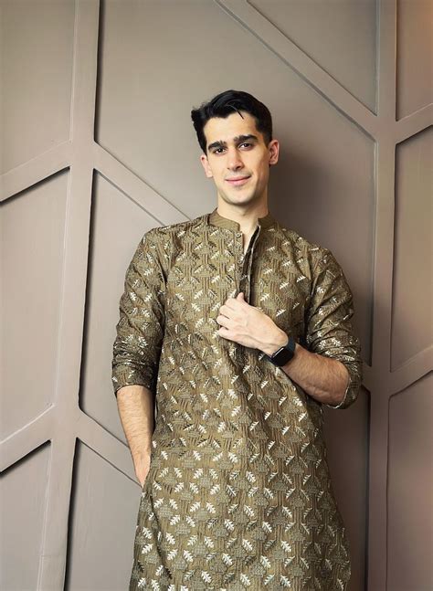 moeez from jafaa zarrar khan details and pictures reviewit pk
