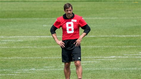 Aaron Rodgers Body