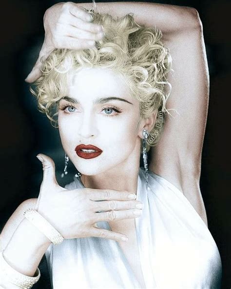 Pin By ℊяα√ї⊥ƴρїηḱ On мα∂σииα ρнσтσѕнσρ Madonna Vogue Madonna