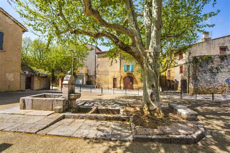 喷泉 远古的 乡村 法国 环境 图像 广场 著名景点 春天 无人