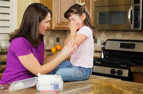 The Importance Of Quick Action Treating Bee Stings At Home Bee Sting Relief