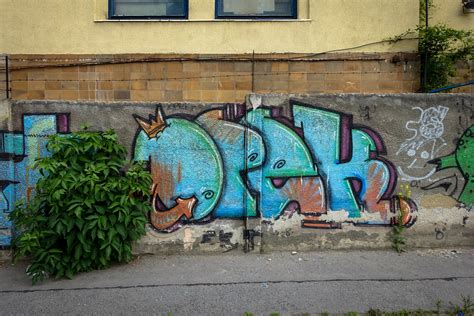 graffiti in prag: graffiti wall in ke klíčovu-strasse + urbex in ...