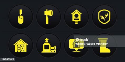 농장 집 잎이 있는 방패 전체 자루 및 나무 상자 위치 농장 새 나무 도끼 방수 고무 장화 및 정원 흙손 삽 또는 삽 아이콘을 설정합니다 벡터 가득 찬에 대한 스톡 벡터