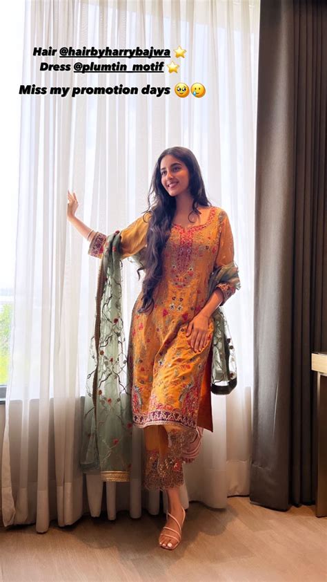 Simrat Kaurs Feet