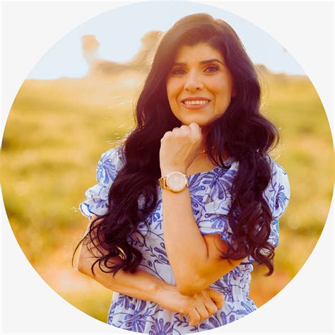 Cantora Pollyana Vieira