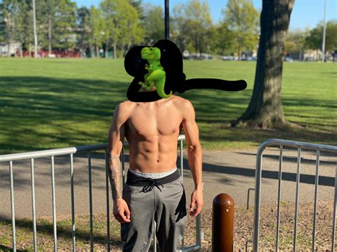 why does left side seem more defined if i m right handed and my right arm is definitely stronger