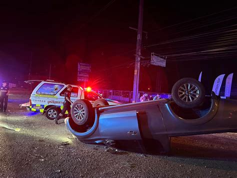 รถยนต์พลิกคว่ำมีผู้ มูลนิธิอุดรสว่างเมธาธรรมสถาน 明 聖 善 壇