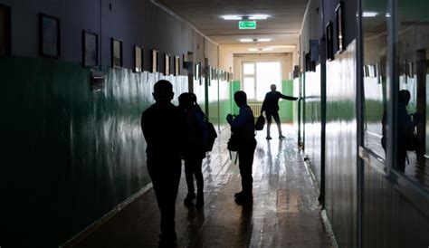 Сурагчийн биед халдсан багшид 10 хоног баривчлах шийтгэл оноожээ Mnews Mn