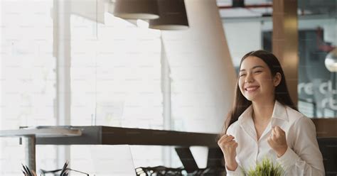 비즈니스 우승자 행복한 흥분 성공적인 사업가 사무실에서 승리 사진 Unsplash의 태국 이미지