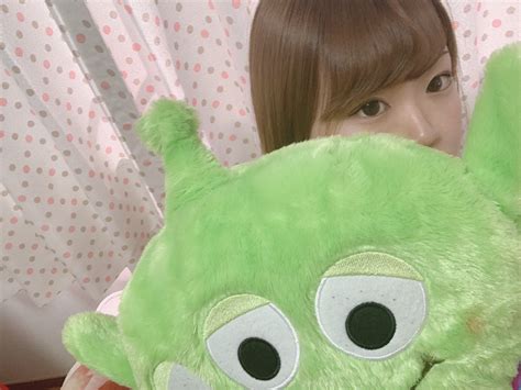 20歳女子がノーブラたくしあげで顔出しむっちり生おっぱい自撮り Erohadakawork