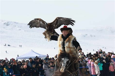 Монголын анхны мэдээллийн сайт Sonin Mn