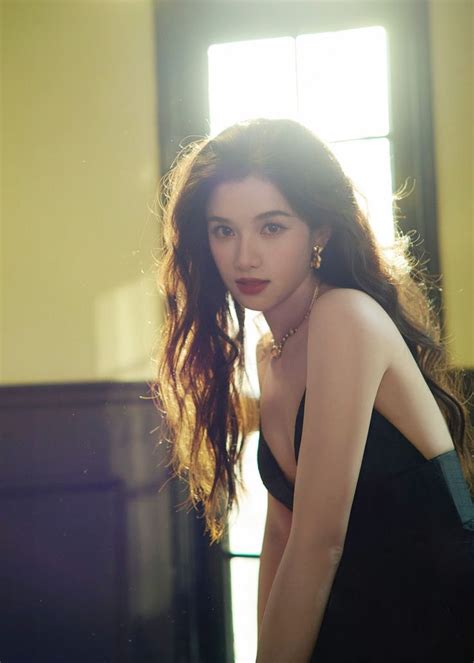 Zhang Jingyi At Entertainment Event China Entertainment News Em 2024
