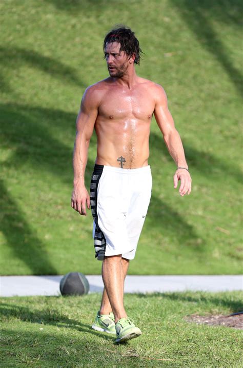 Josh Button Shirtless Workout Oh Yes I Am