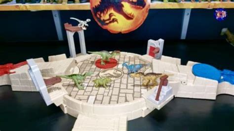 Jurassic World Dominion Minis Battle Arena Playset Brand New In Box