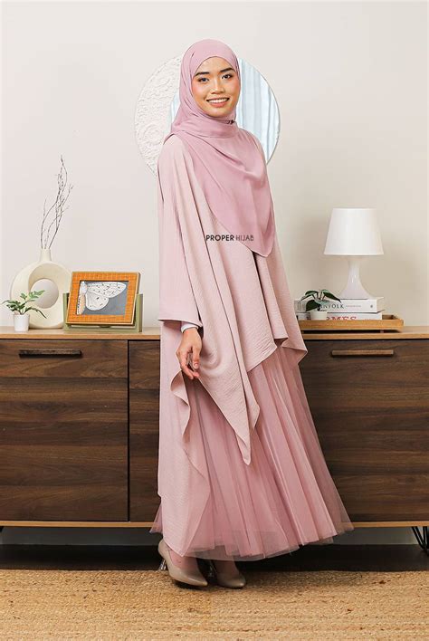 Qirra Blushing Bride Defect