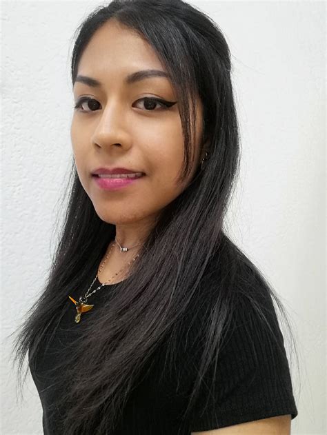 Yeni Viveros Montes Currículum