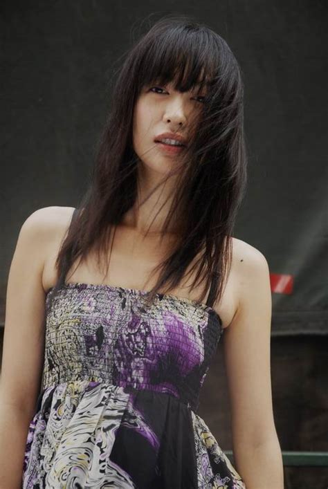 李菲儿素颜写真曝光 长发飘散眼神诱惑 新闻中心 新浪网