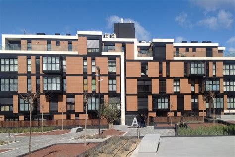 Frontek Porcelain Facades Suitable For Unitised Facade Designs Eboss