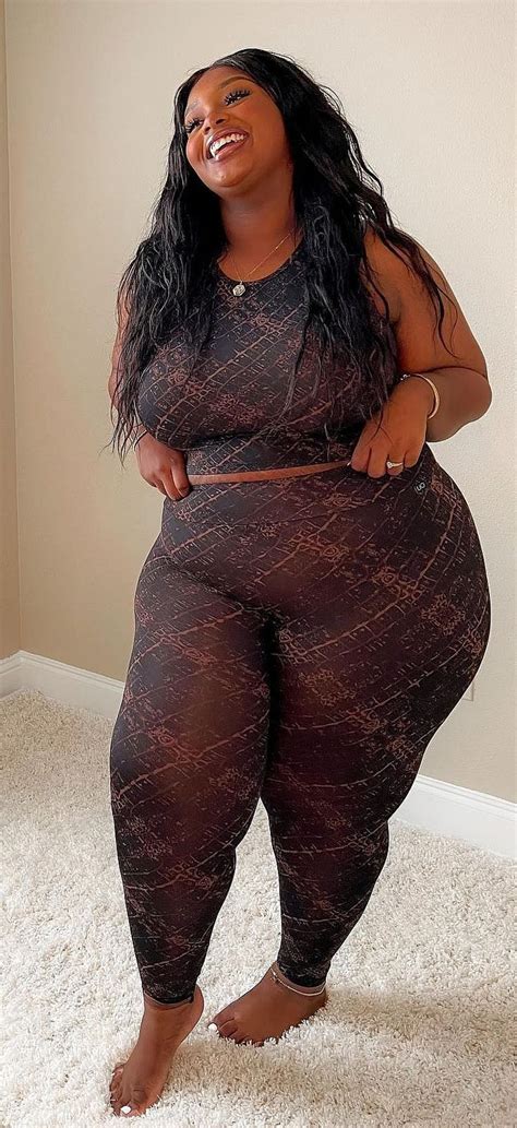 Pin By Achodo Tobe On Stuff To Buy Real Curvy Women Big Girl Fashion